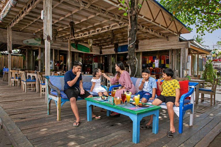 B9B Beach Bar & Restaurant Seminyak – Bali